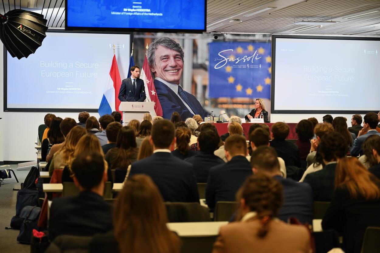 Toespraak door minister Hoekstra: Bouwen aan een veilige Europese toekomst | Toespraak ...